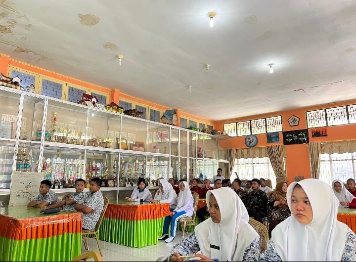 Diikuti 50 Siswa, SMAN Plus Provinsi Riau Sosialisasikan Bimbel Sekolah ...
